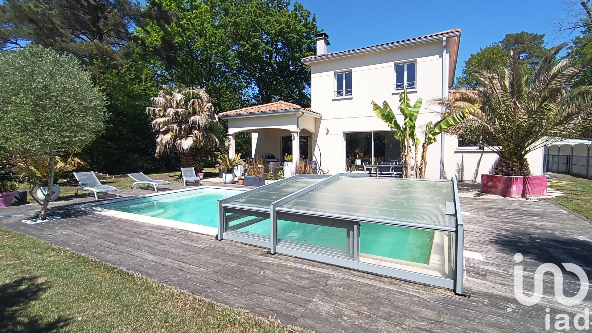 Vente maison à Pessac (33600) : maison 7 pièces 176 m² - 1748563 - iad
