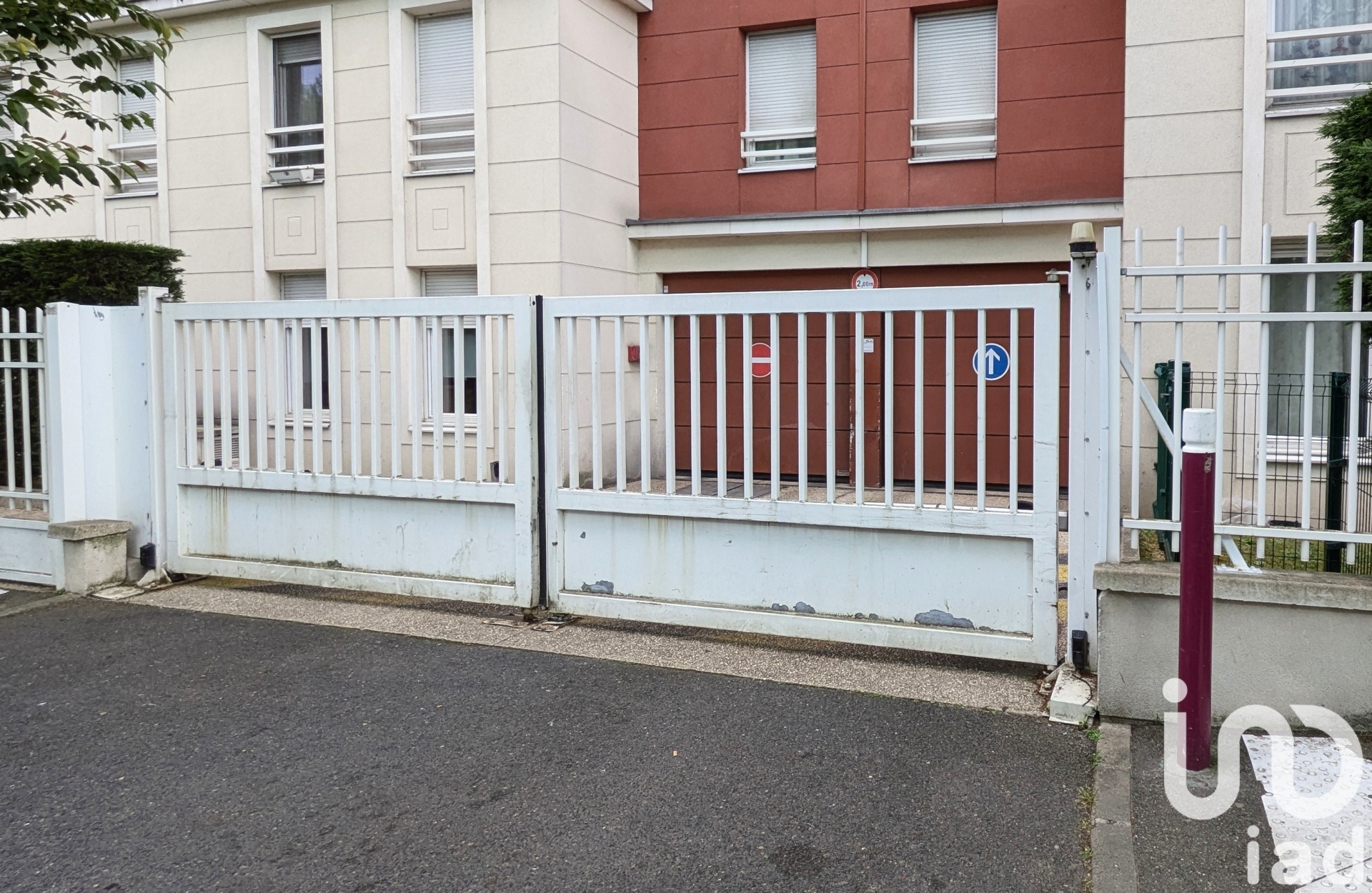 Sale parking 12 m² in Bezons (95870) - 1760401 - iad