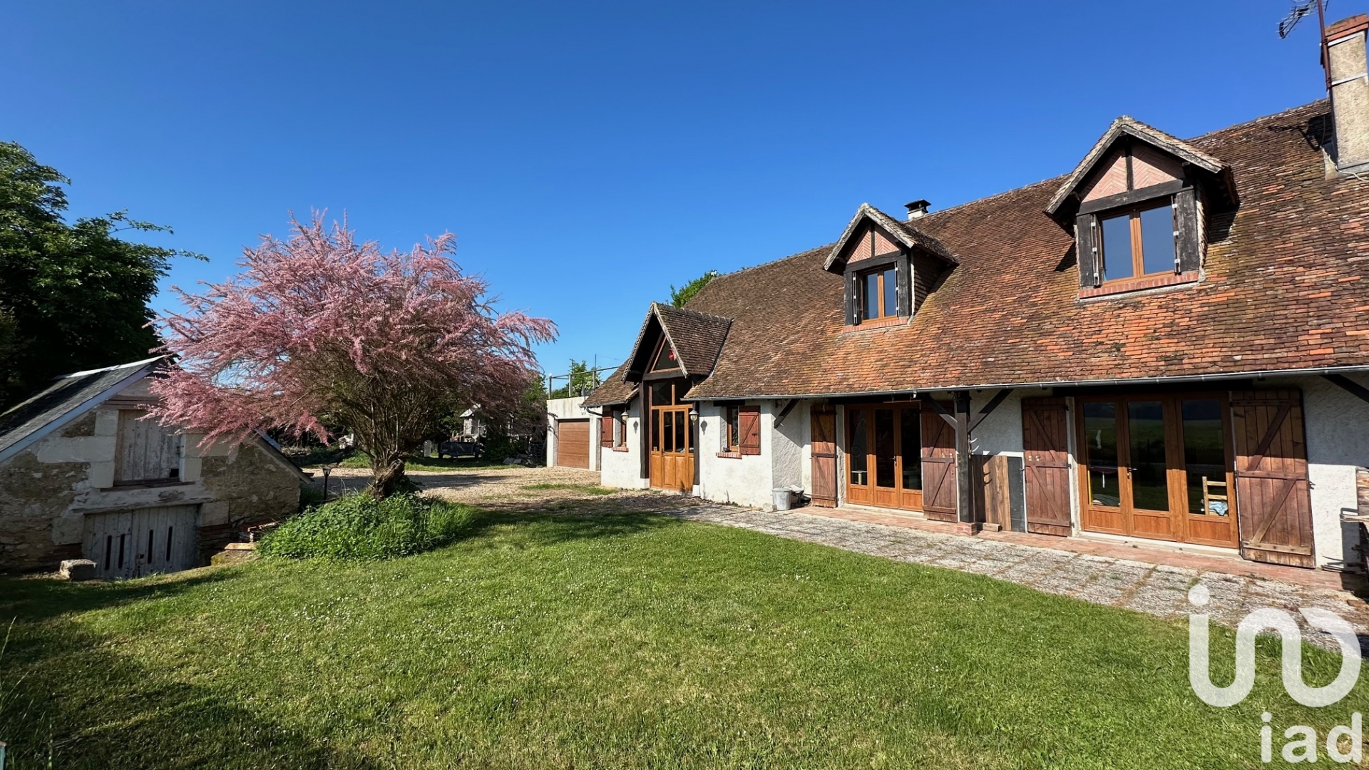 Vente maison à Le Controis-en-Sologne (41120) : maison de campagne 4 pièces 185 m² - 1785738 - iad