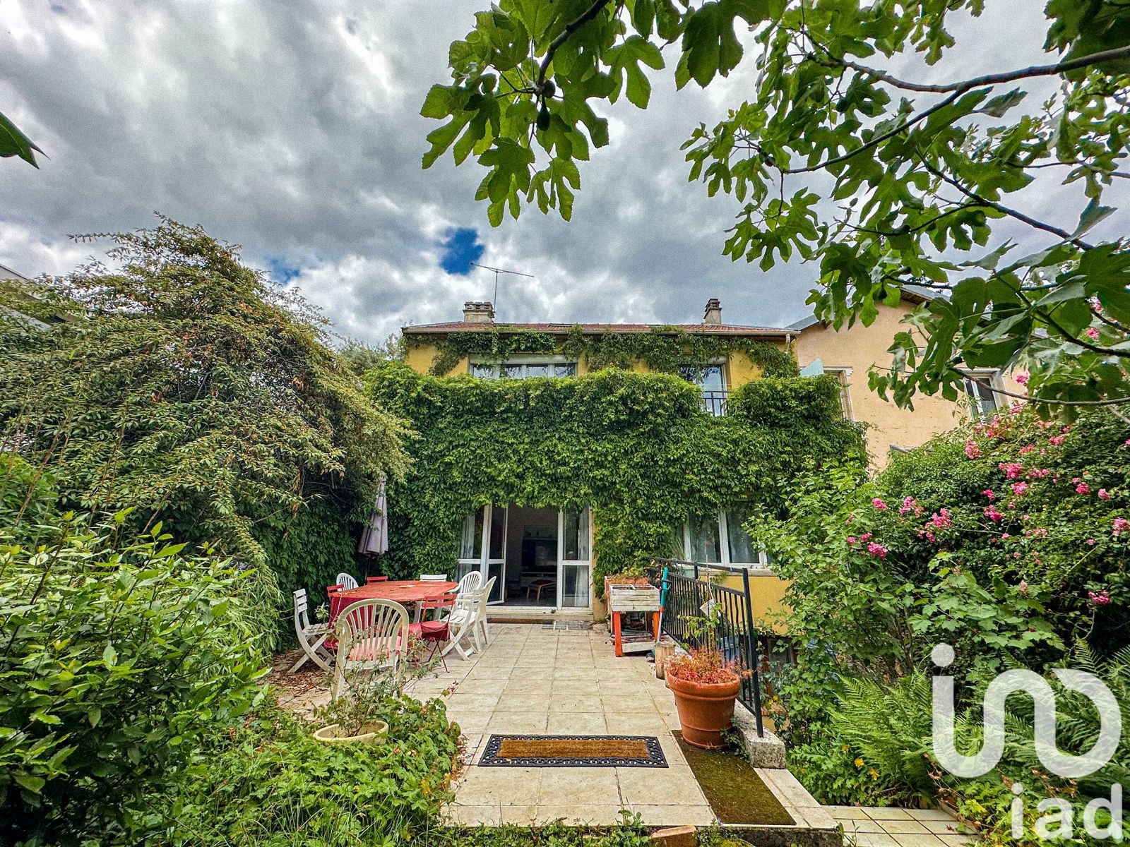 Vente maison à Sèvres (92310) : maison 11 pièces 200 m² - 1782259 - iad