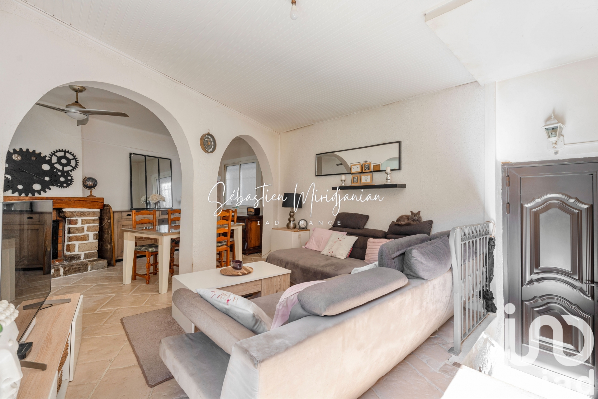 Vente maison à Cuers (83390) : maison de village 3 pièces 98 m² ...