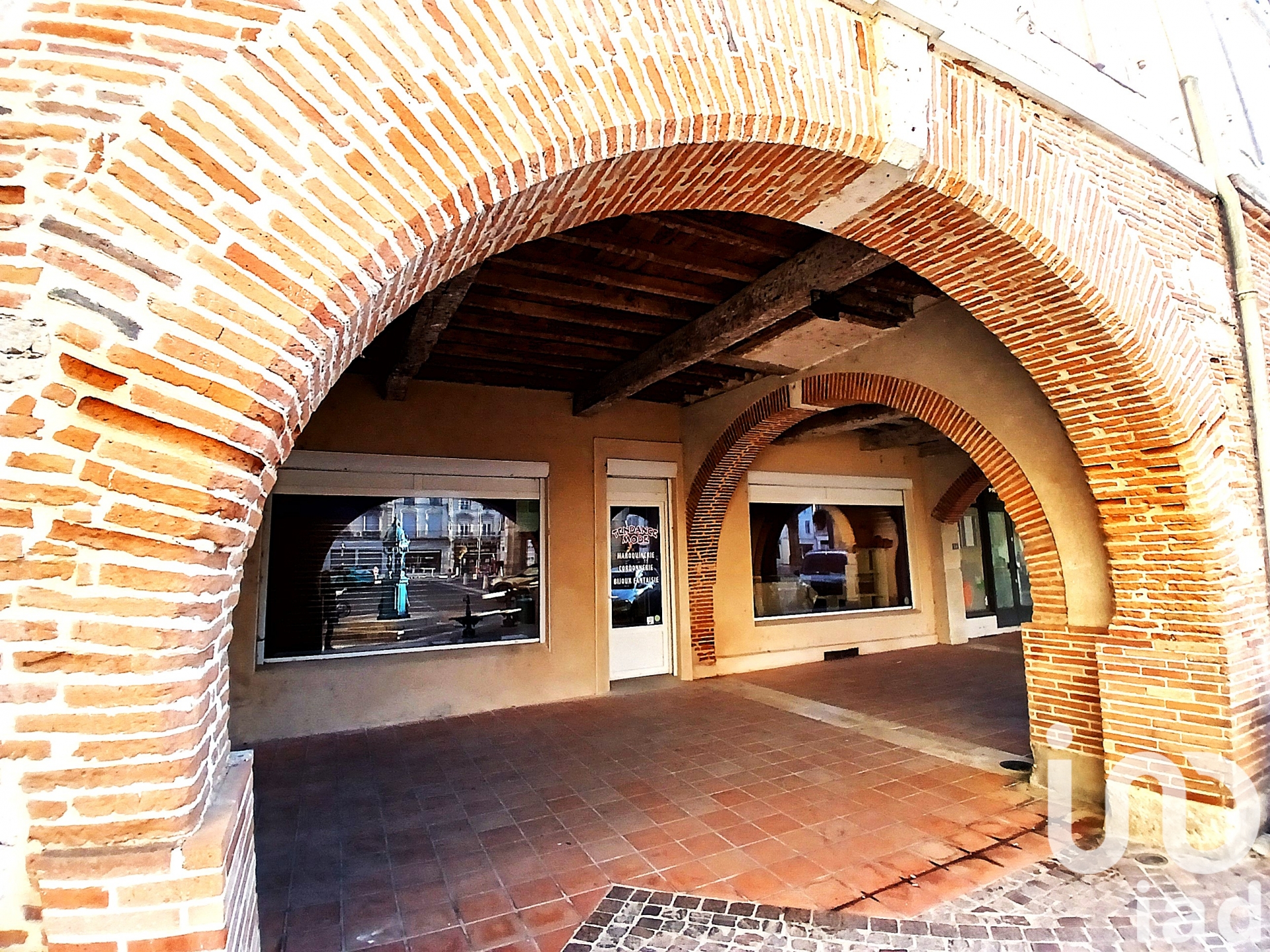Sale building 460 m² in Valence (82400) - 1858278 - iad