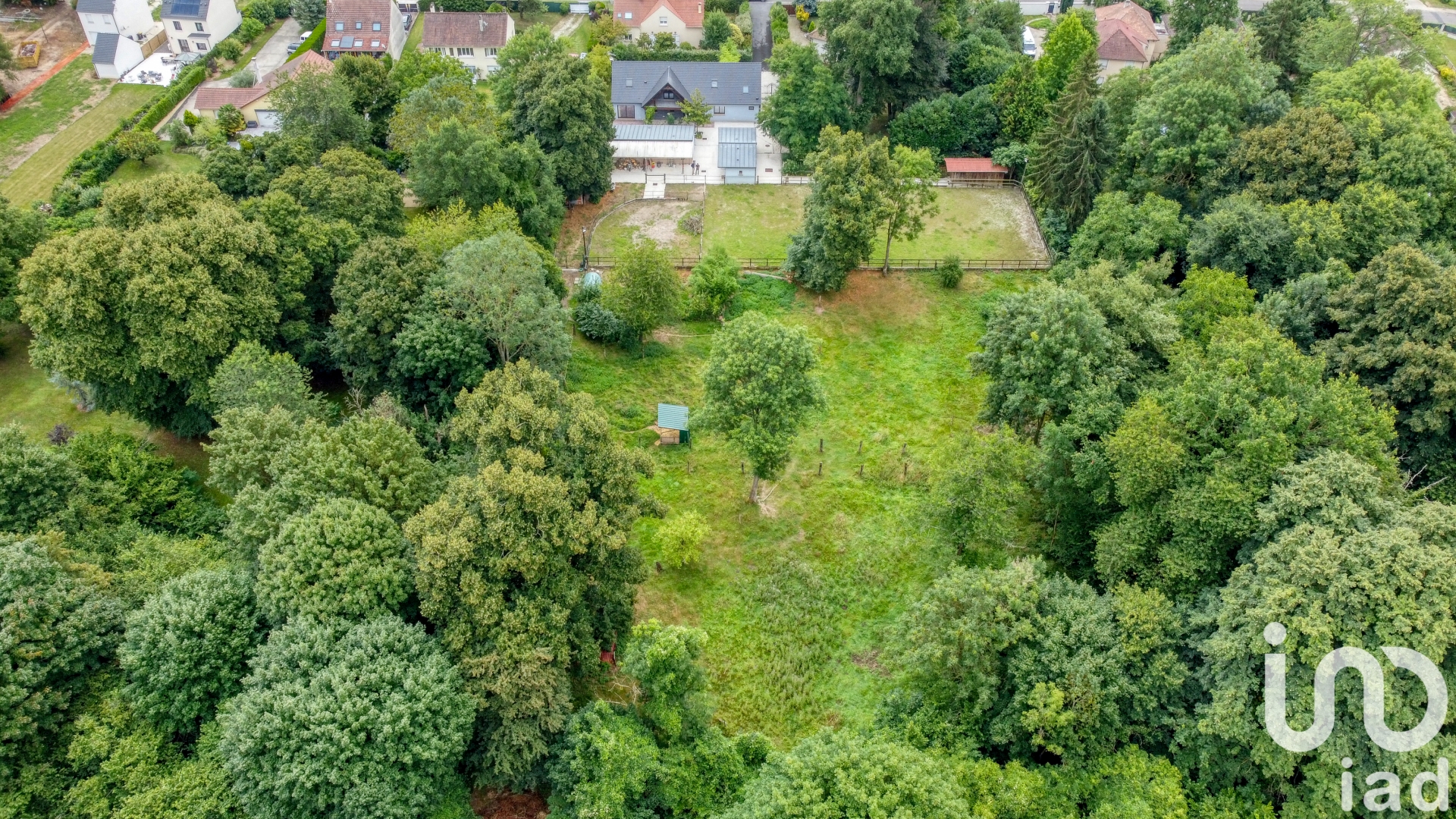 Sale house in Lesches (77450): 7 rooms domain 200 m² - 1858423 - iad