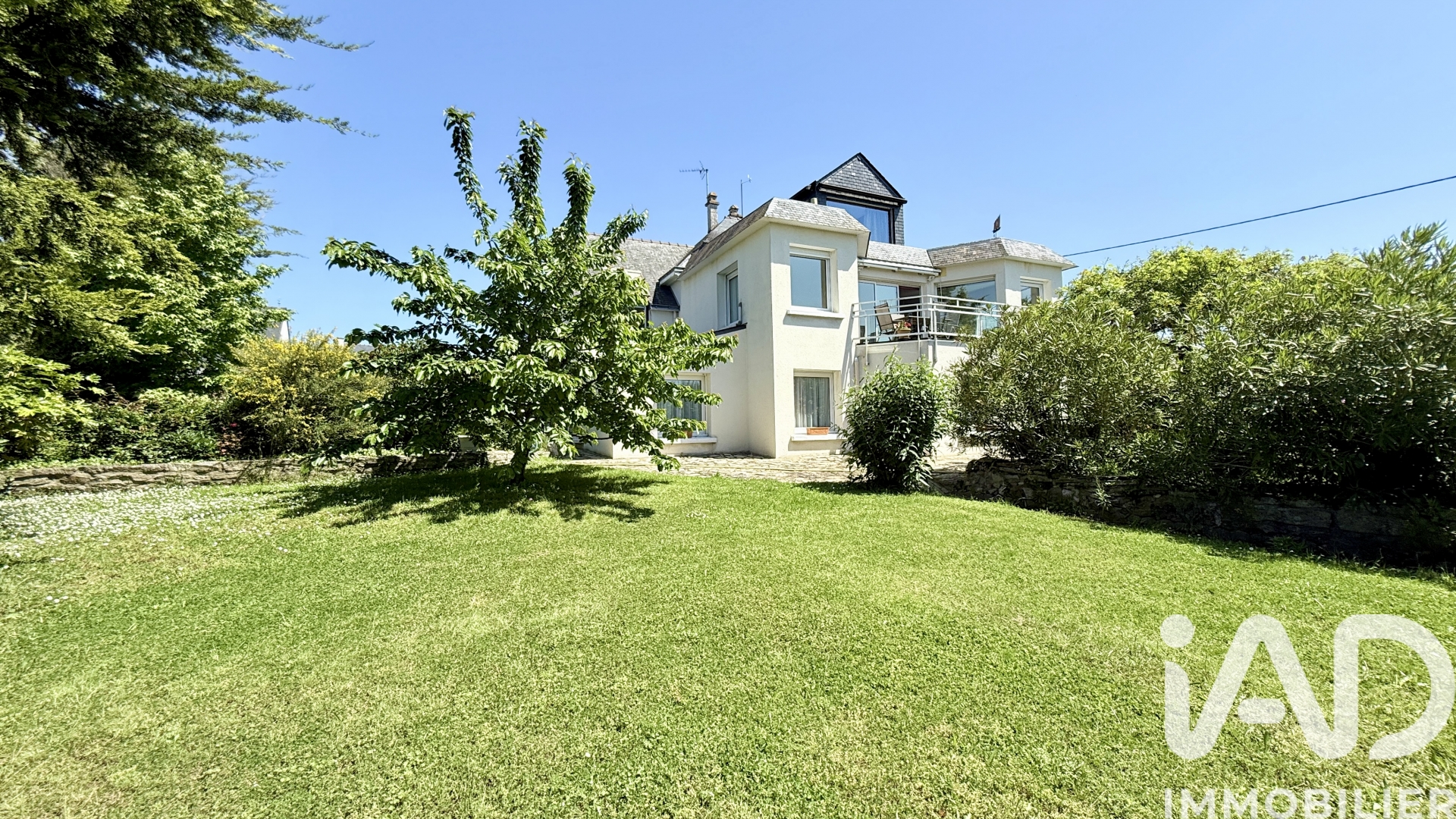 Sale house in Séné (56860): 8 rooms architectural house 225 m² ...