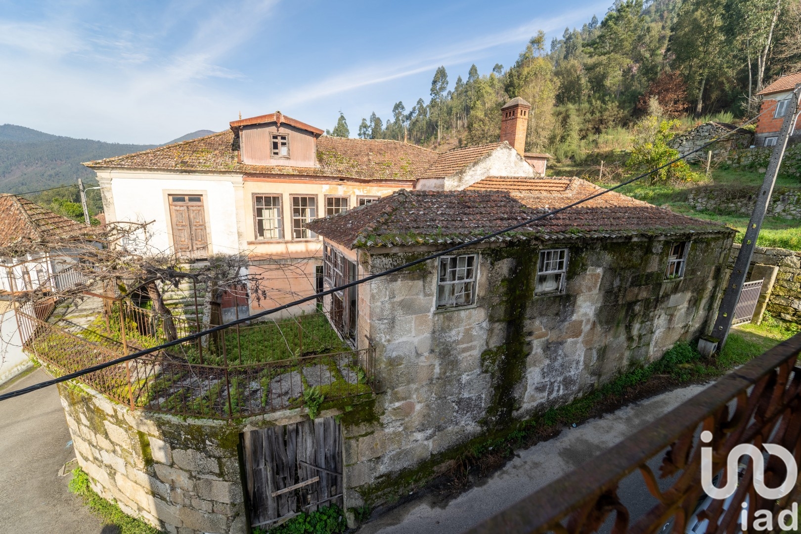 Sale house in Santa Cruz da Trapa e São Cristóvão de Lafões (3660-285): 12 rooms house 210 m² ...